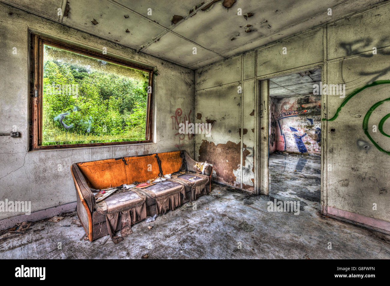 Rotten furniture hi-res stock photography and images - Alamy