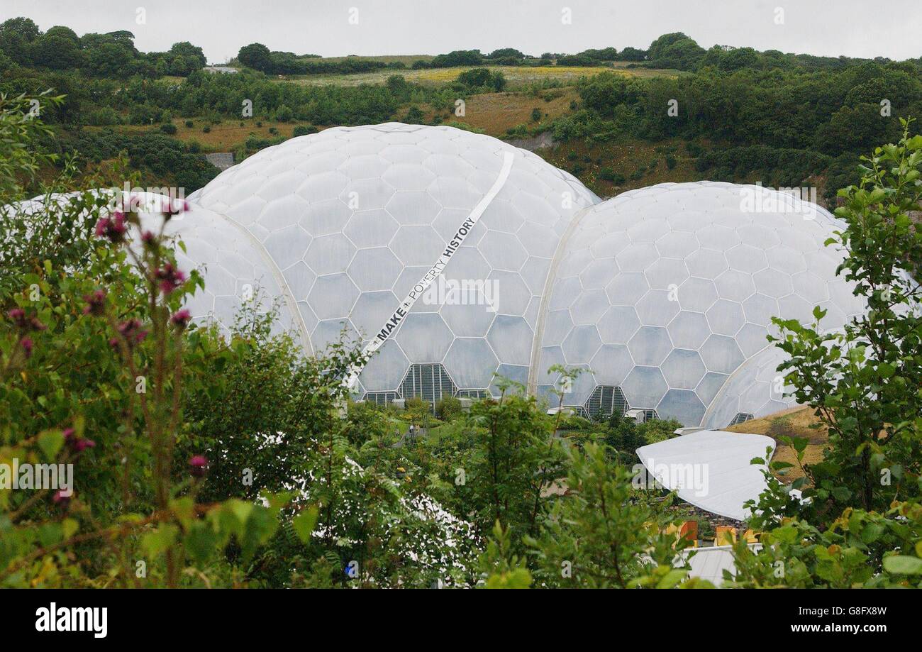 General view of the eden project hi-res stock photography and images ...