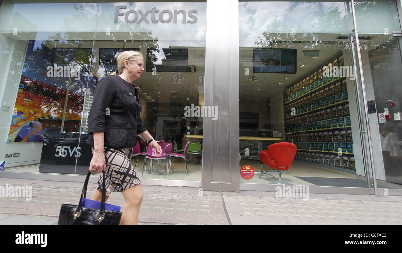 Foxtons estate agent Kings Road Chelsea London Stock Photo - Alamy