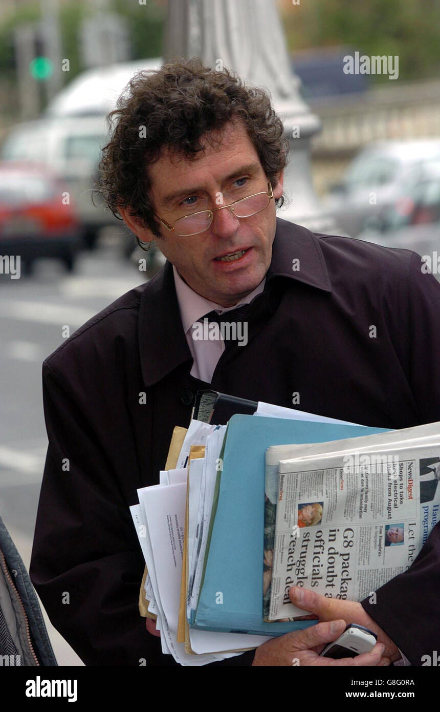 Independent TD for Mayo, Dr Jerry Cowley arrives in support of the five ...