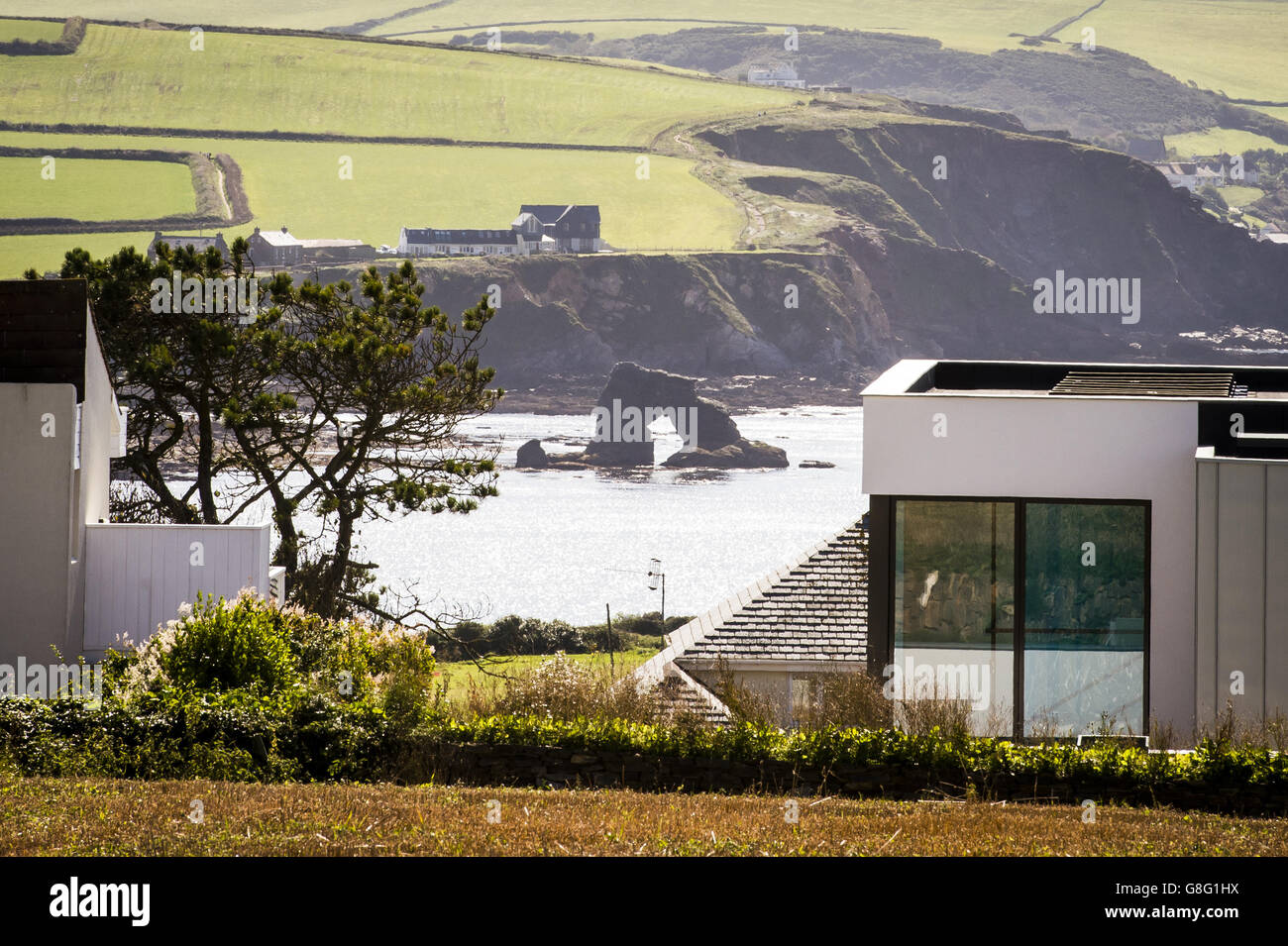 Thurlestone beach bay rock hi-res stock photography and images - Alamy