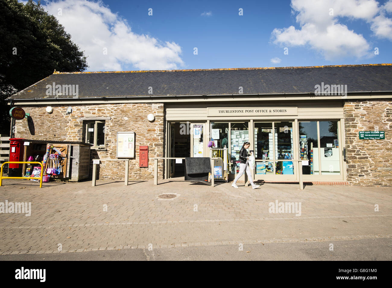 Thurlestone post office and stores hi-res stock photography and images ...