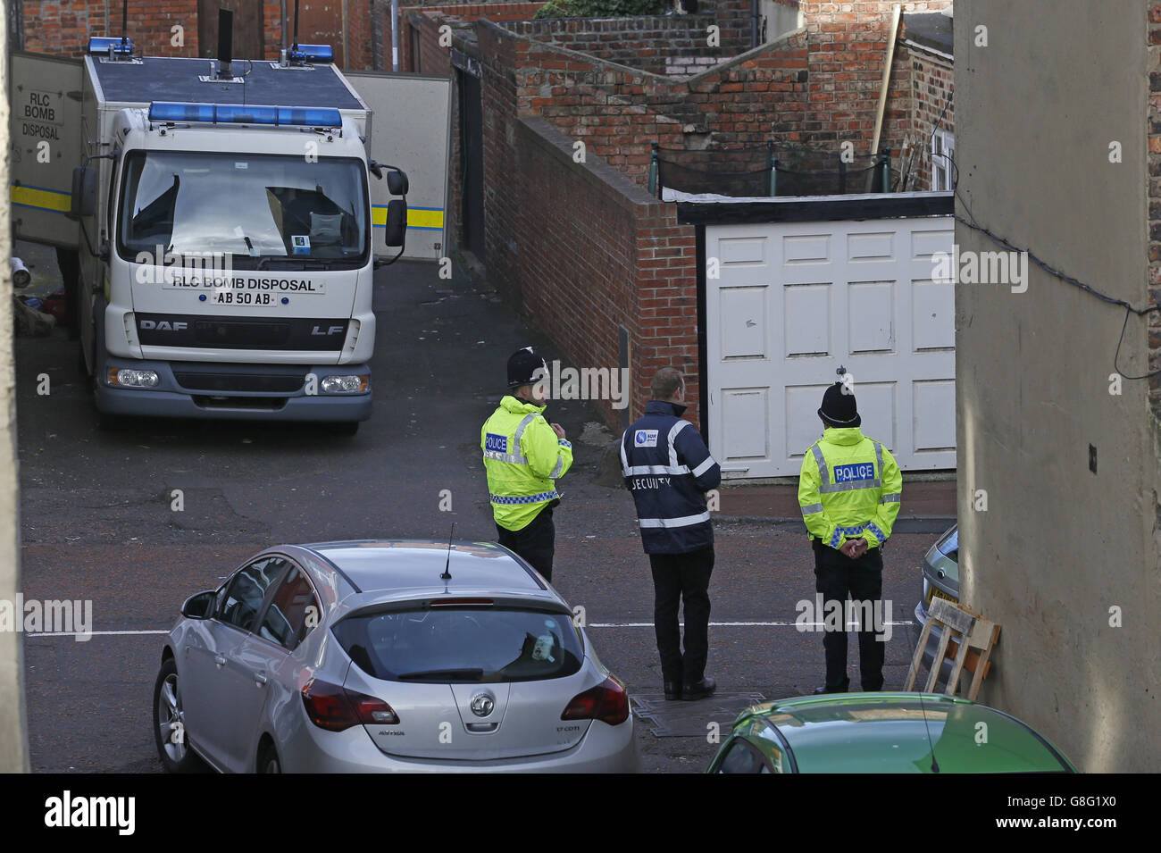 The Bomb disposal squad outside Tiferes Yisroel Jewish Boarding School ...