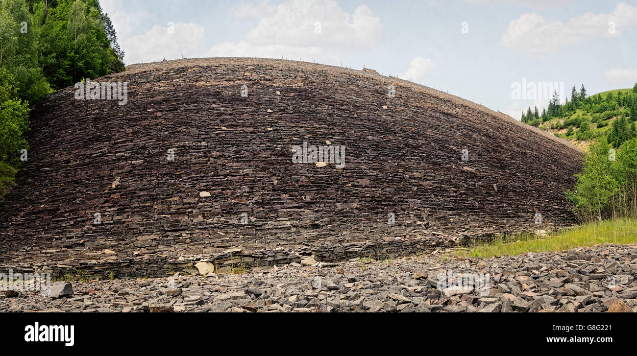 Rock filled dam hi-res stock photography and images - Alamy