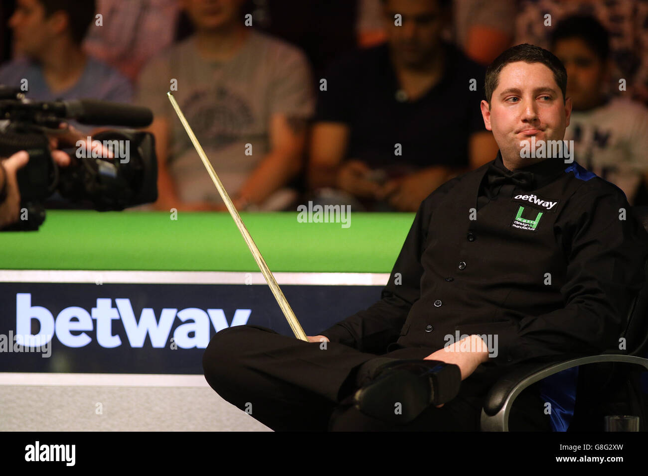 Betway UK Snooker Championship - Day Five - York Barbican. Stuart ...