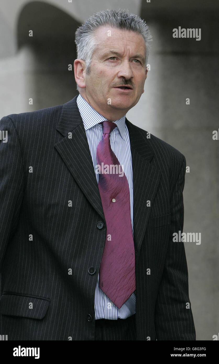 Detective Chief Inspector Steve Dennis Leaving The Old Bailey Hi Res
