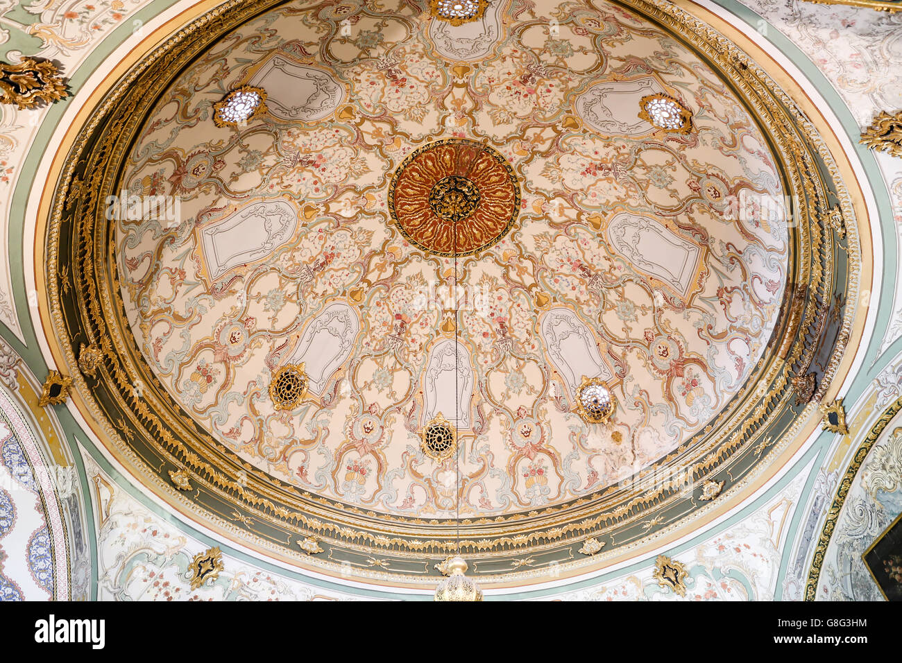 Dome Of A Room In Topkapi Palace High Resolution Stock Photography and ...