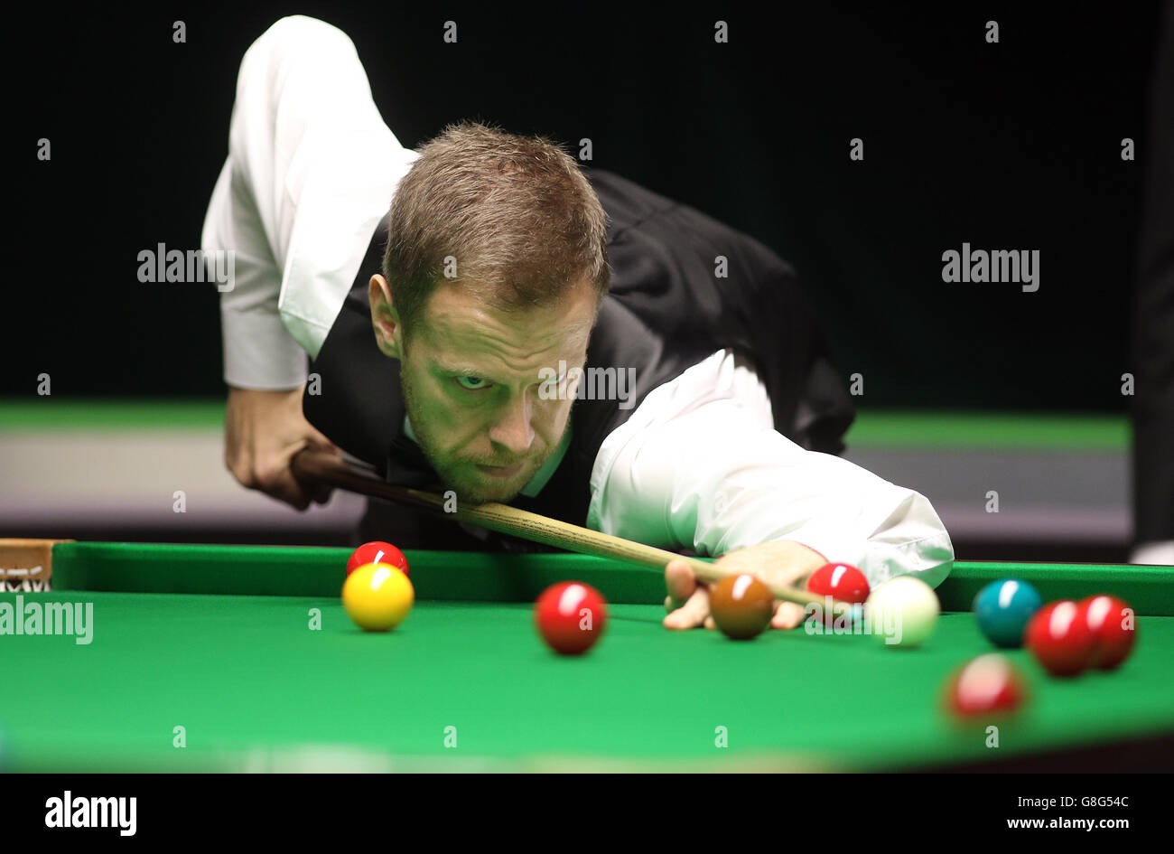 Betway UK Snooker Championship - Day Five - York Barbican. Robin Hull ...