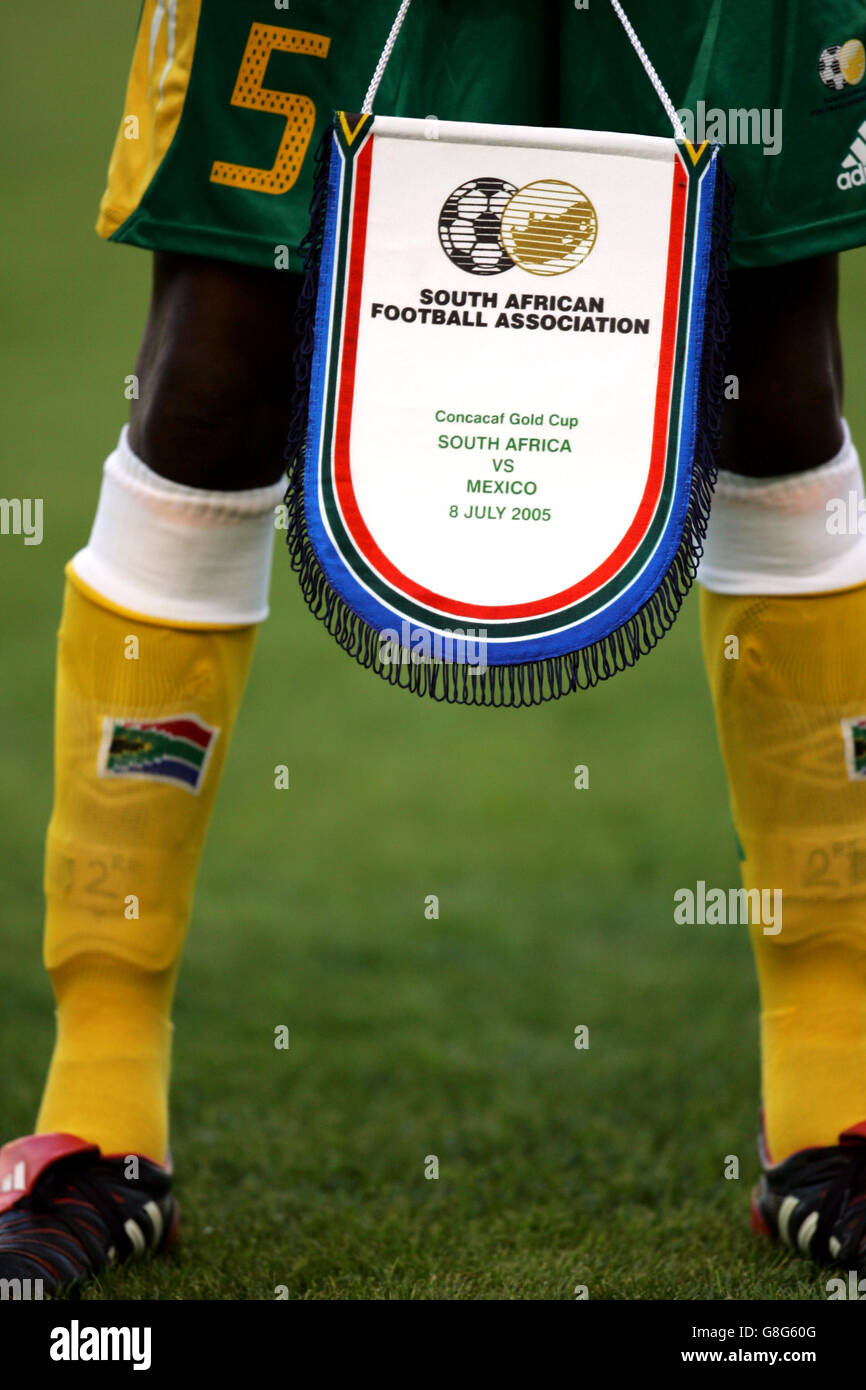 South africa captain ricardo katza with the pennant hi-res stock ...