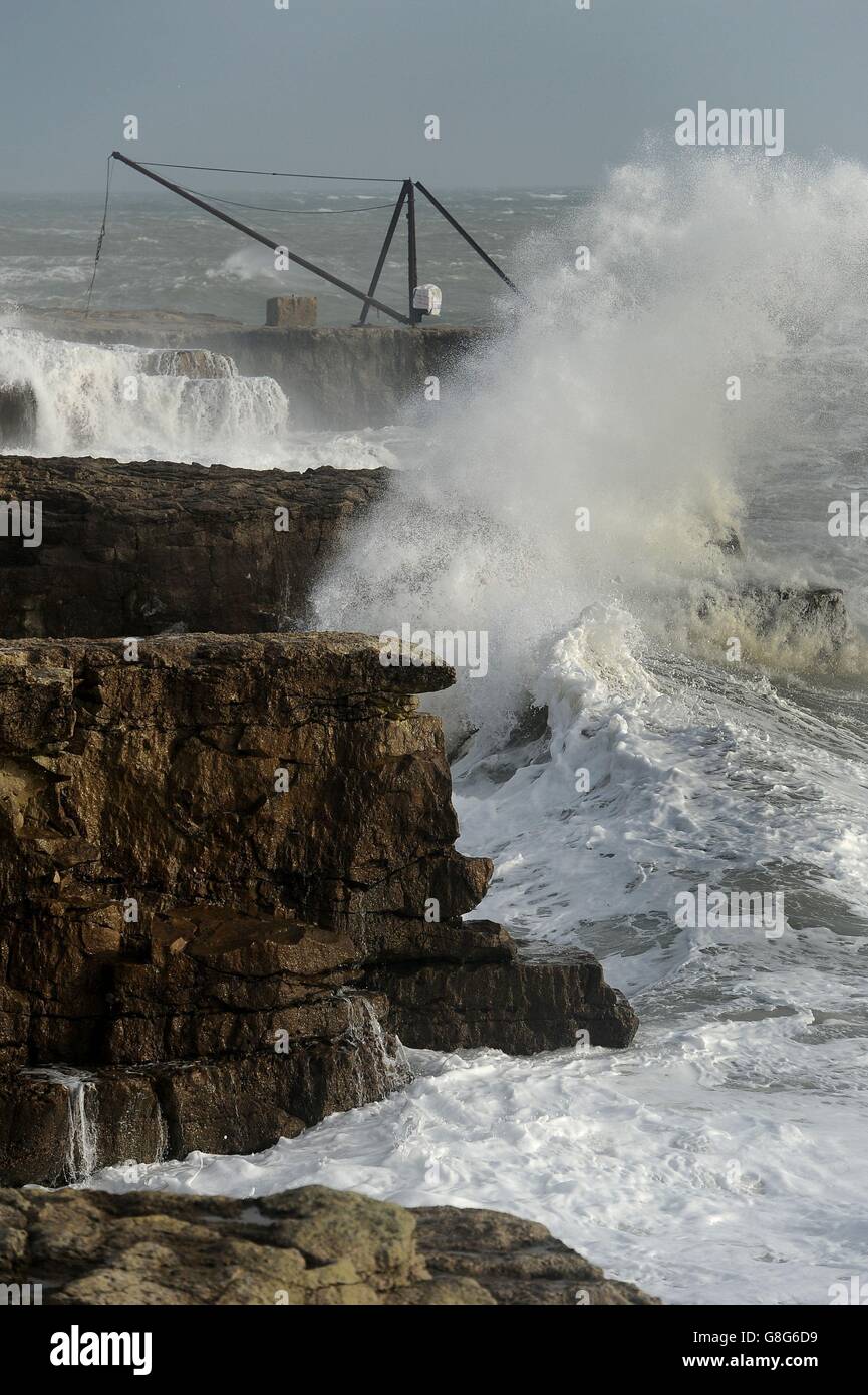 Waves crash into the coast near portland bill in dorset hi-res stock ...