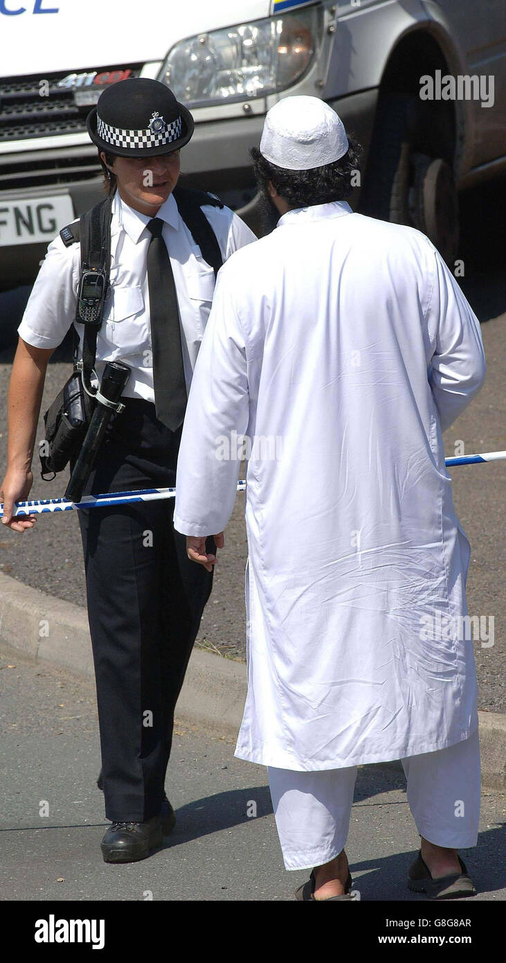 Muslim police officer london hi-res stock photography and images - Alamy