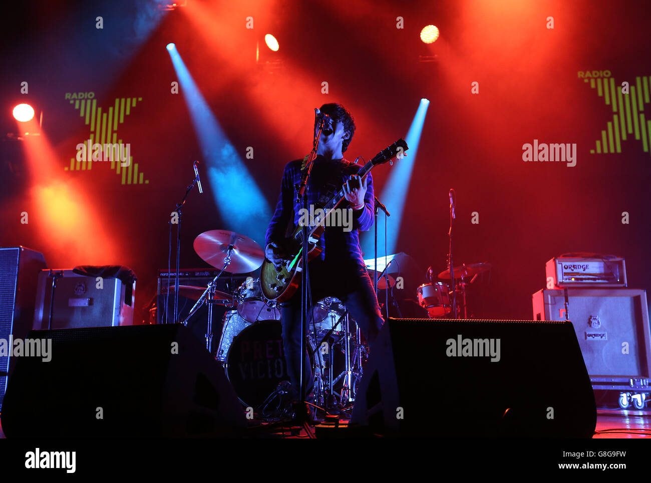 The x show hi-res stock photography and images - Alamy