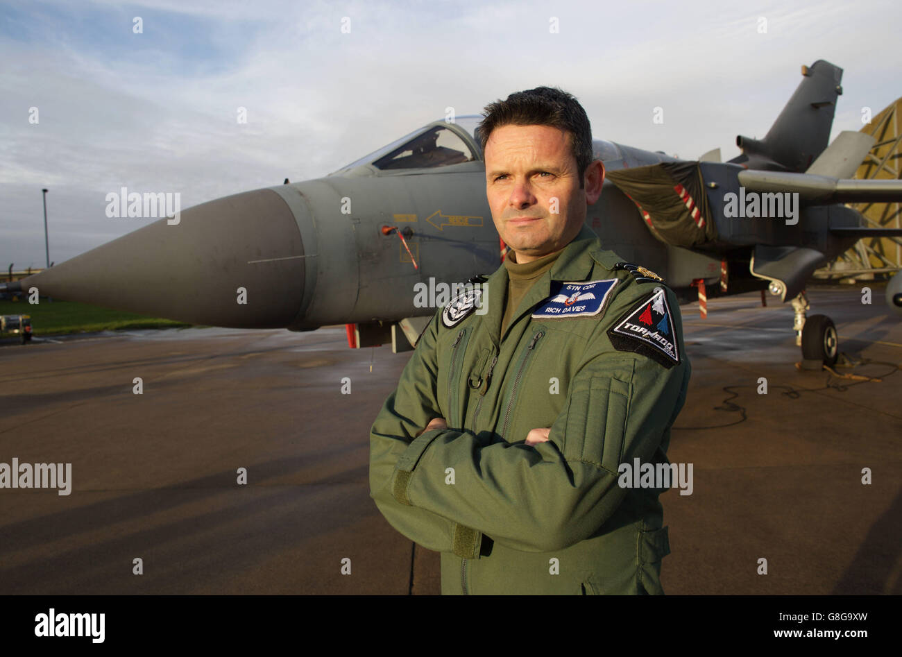 Station commander rich davies next to tornado gr4 at raf hi-res stock ...