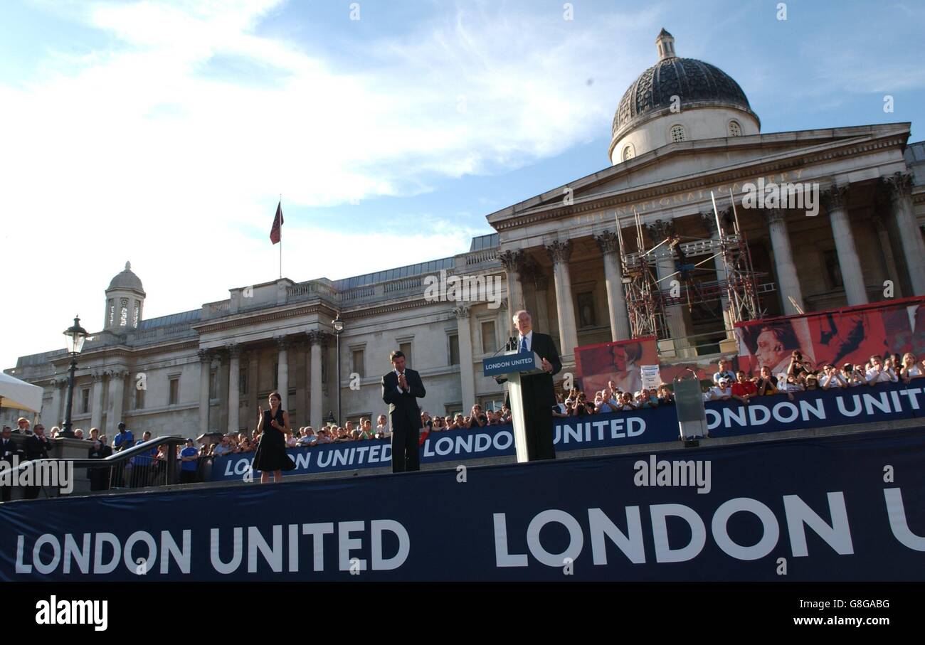 Lord Seb Coe and Mayor of London Ken Livingstone speaking during a ...