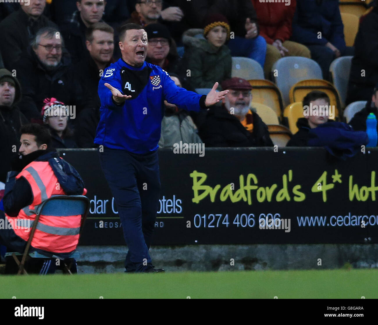 Chesham United manager Andy Leese gestures on the touchline during the ...