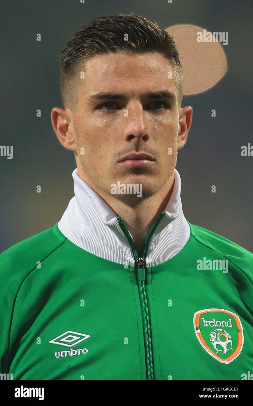 Ciaran clark republic of ireland hi-res stock photography and images ...