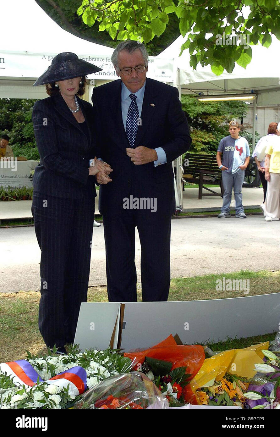 The new American ambassador to Britain, Robert Tuttle with his wife ...