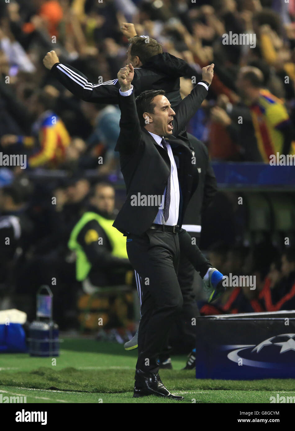 Valencia manager gary neville right and his assistant hi-res stock ...