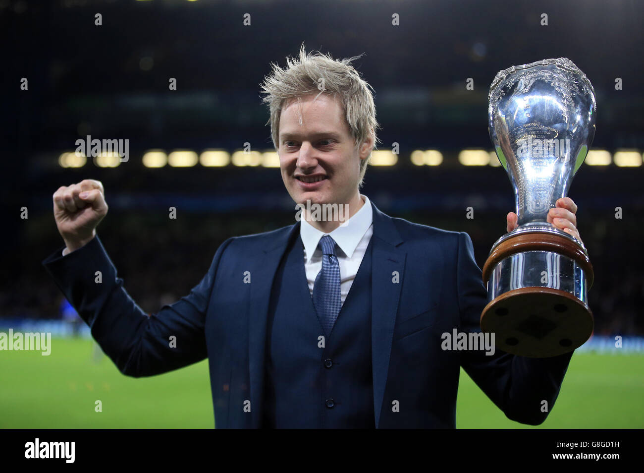 Snooker player Neil Robertson on the pitch with the UK Championship ...