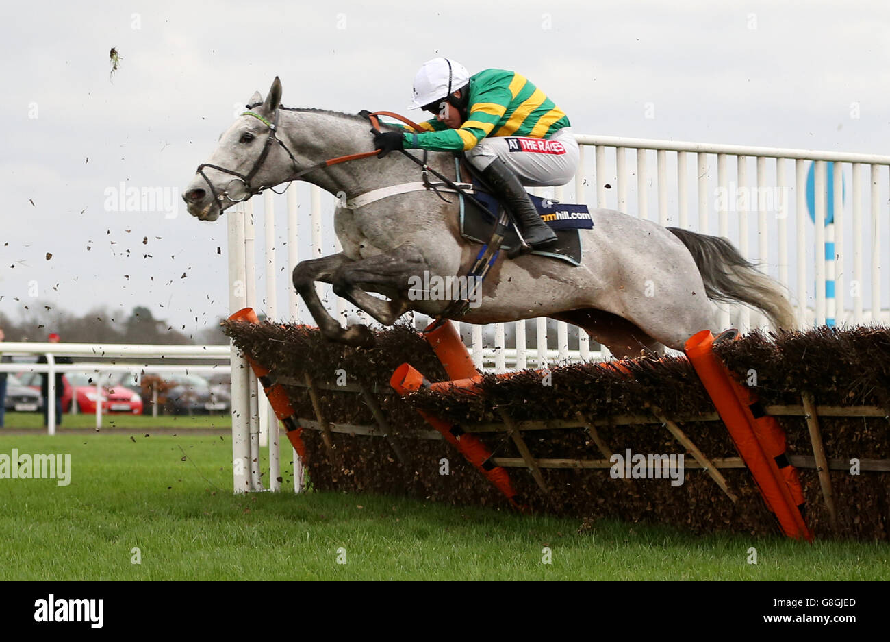 Kempton park races william hill hi-res stock photography and images - Alamy