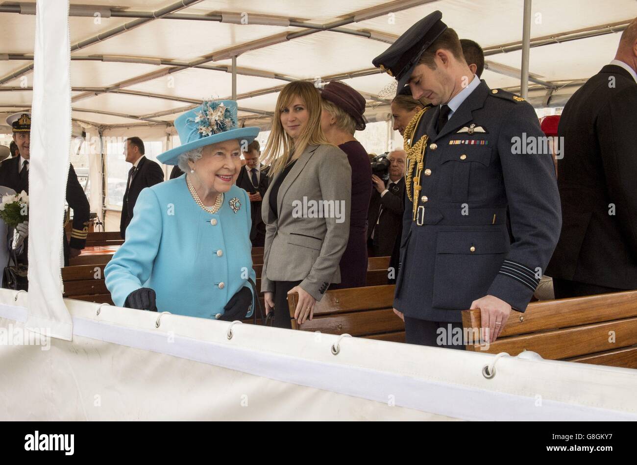 Queen elizabeth ii embarks on boat for trip valletta harbour hi-res ...