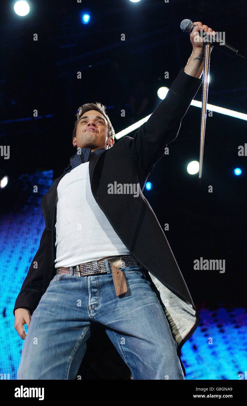 LIVE8 Concert - Hyde Park - Robbie Williams Stock Photo - Alamy