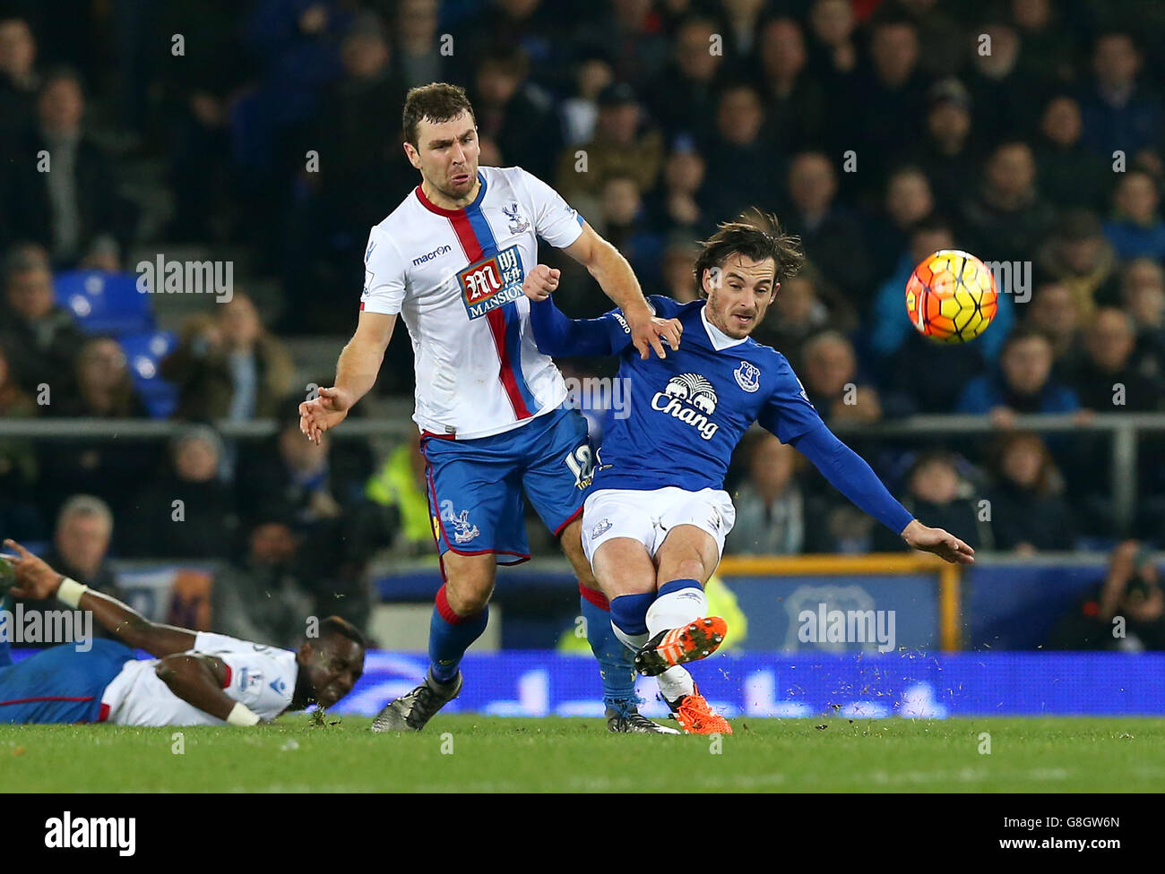 Crystal Palace's James McArthur and Everton's Leighton Baines battle ...