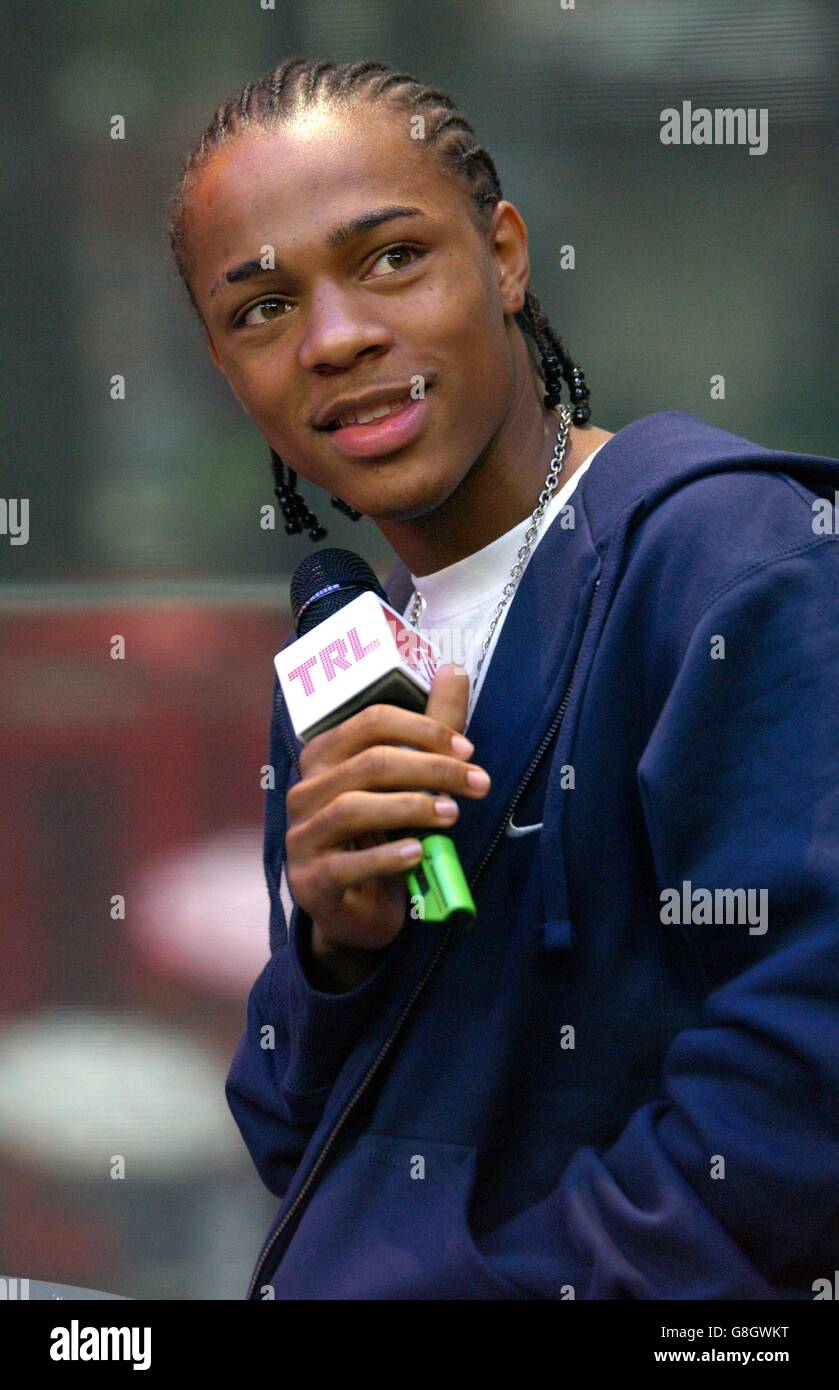 Bow wow hi-res stock photography and images - Alamy