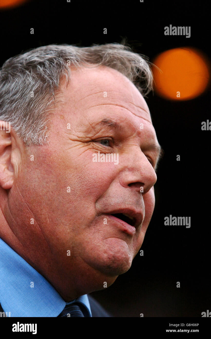Barry fry testimonial hi-res stock photography and images - Alamy