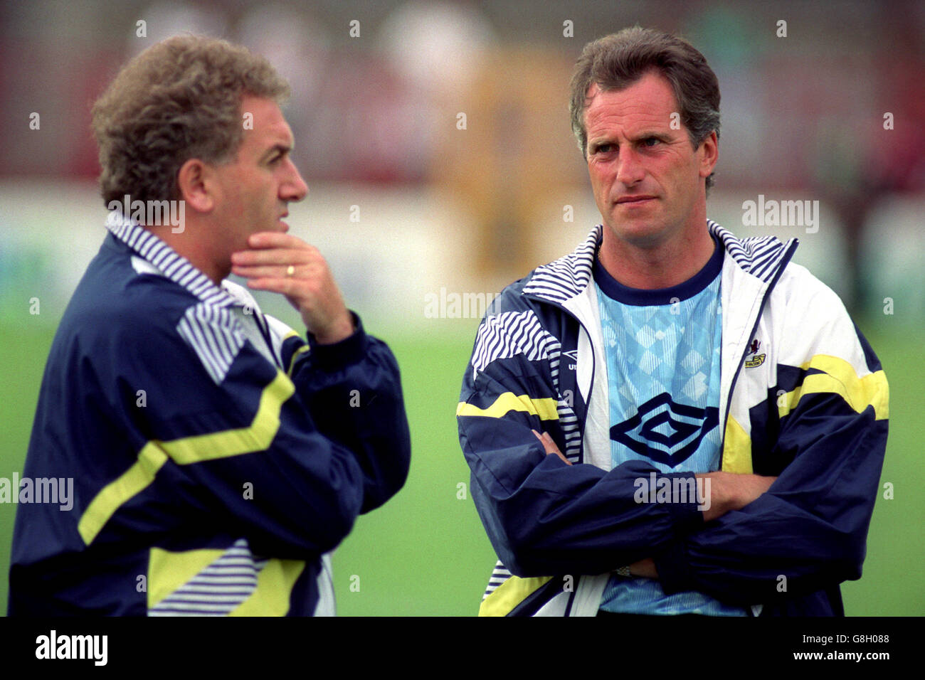 Tottenham hotspur coaches hi-res stock photography and images - Alamy