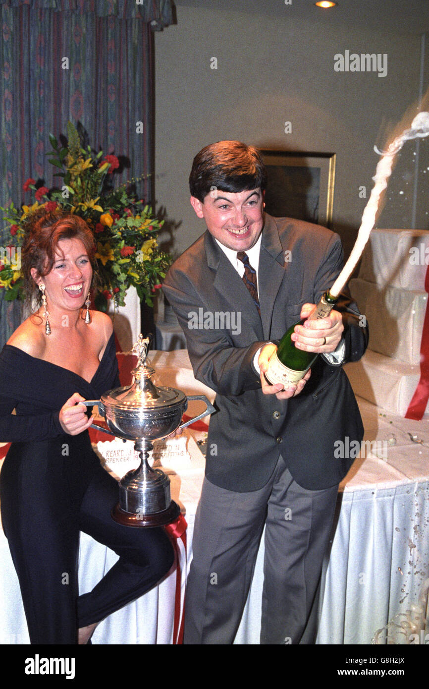 Parrott couple hi-res stock photography and images - Alamy