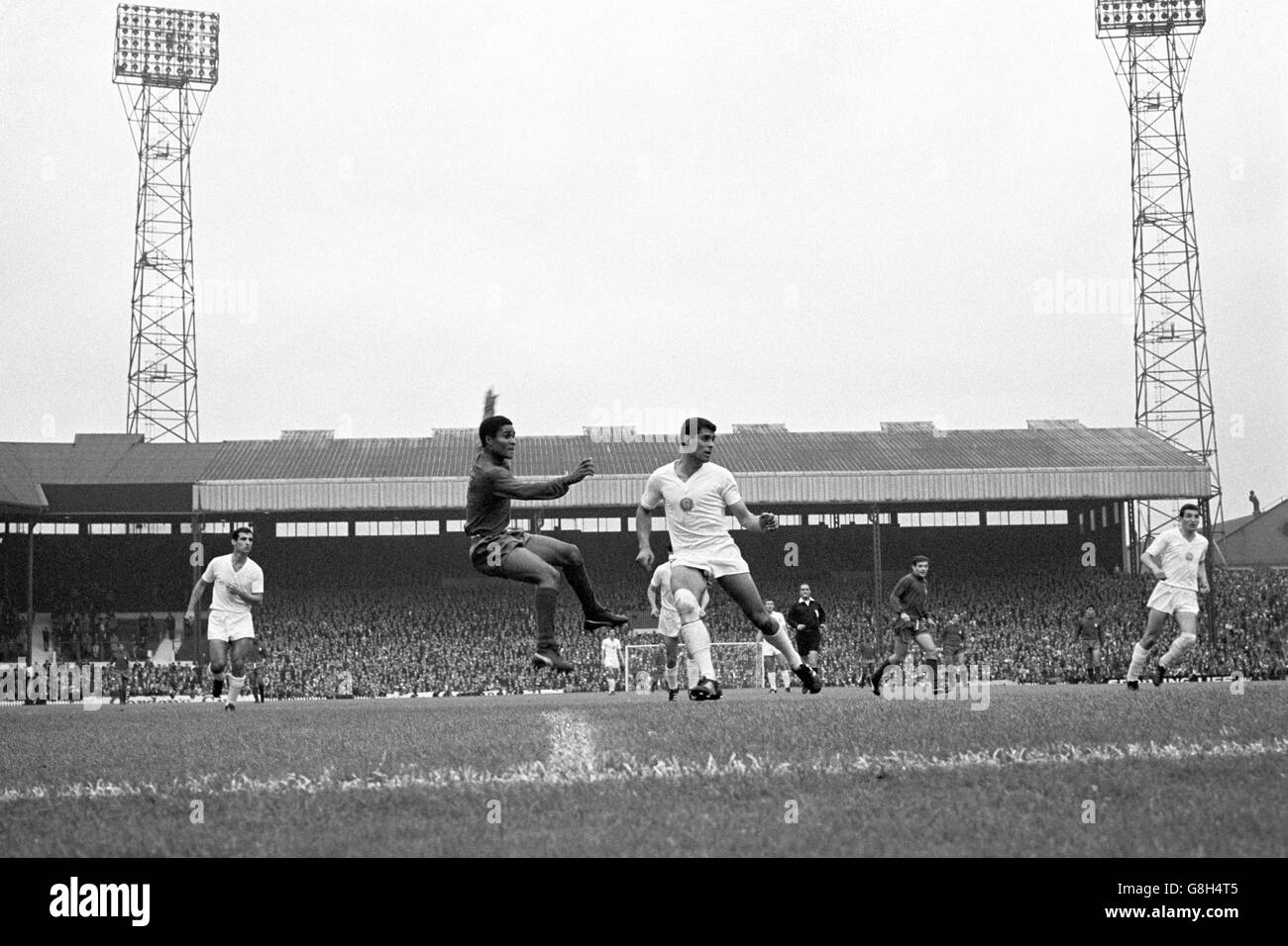 Portugal eusebio 1966 world cup hi-res stock photography and images - Alamy