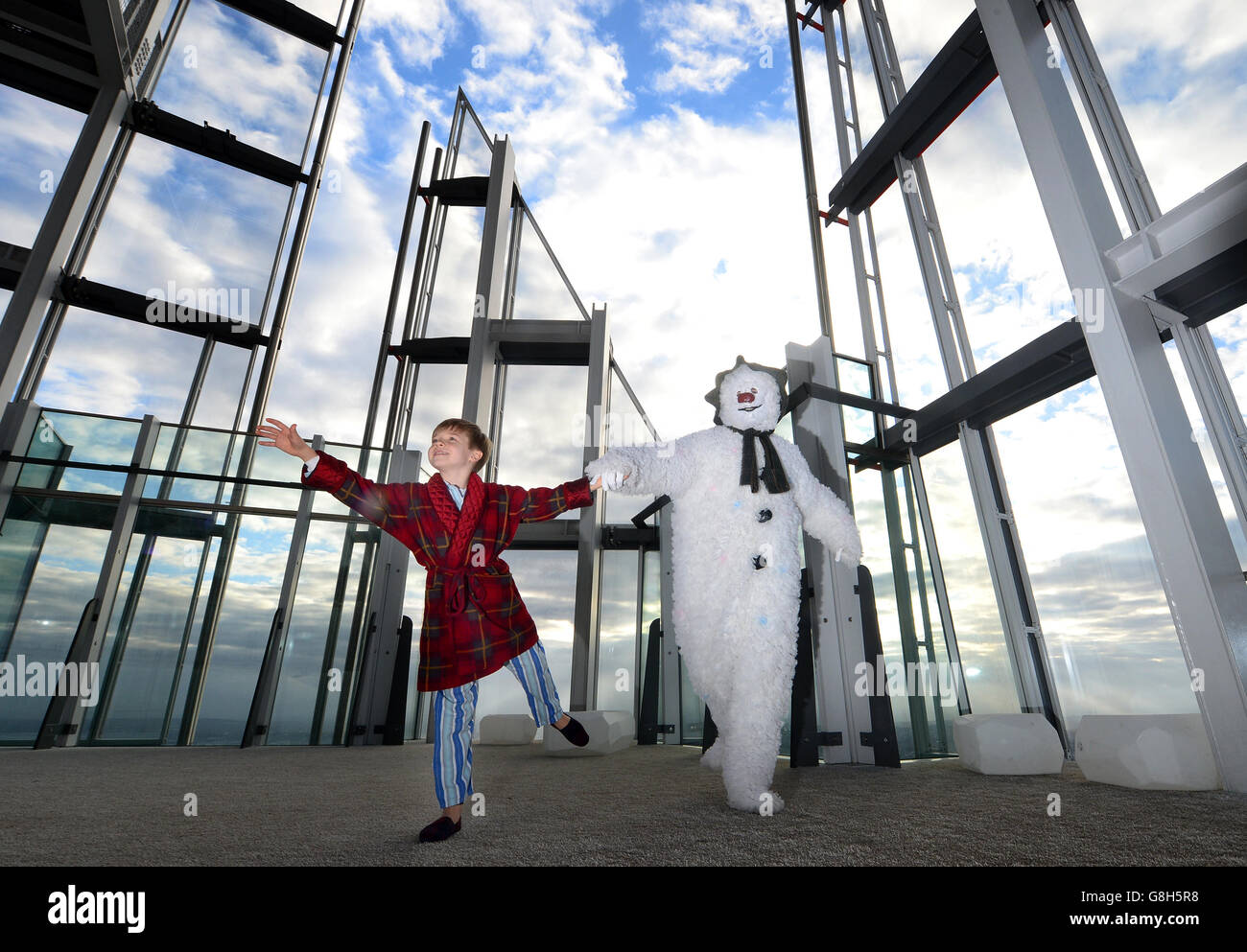The snowman stage show hi-res stock photography and images - Alamy