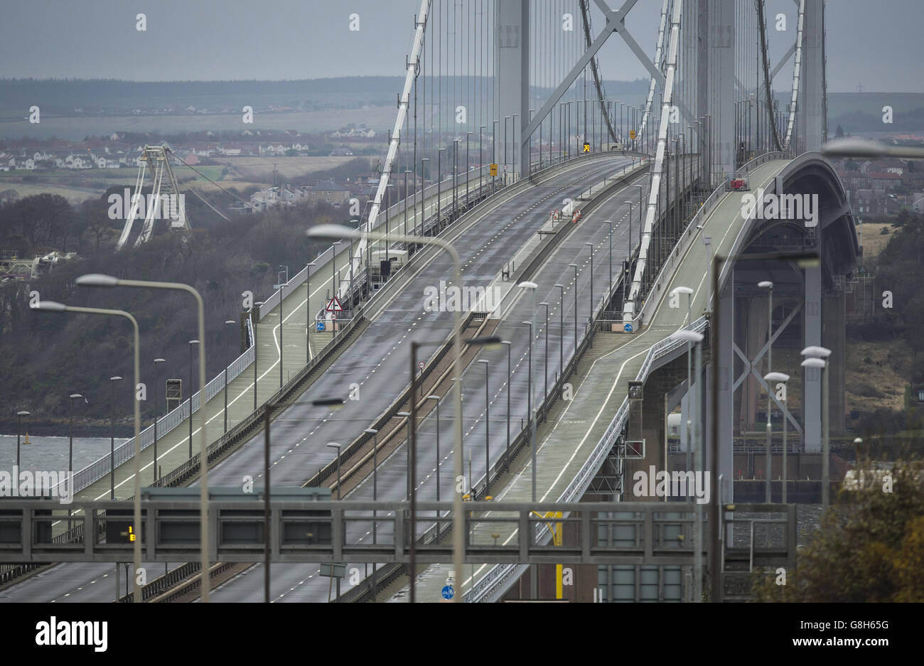 Forth bridge side view hi-res stock photography and images - Alamy