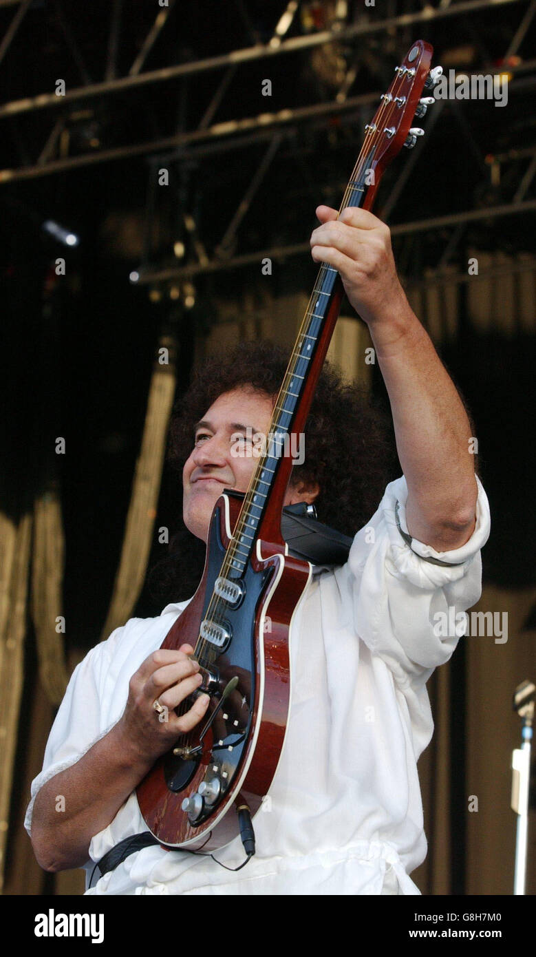 Queen Concert - Hyde Park. Brian May of Queen Stock Photo - Alamy