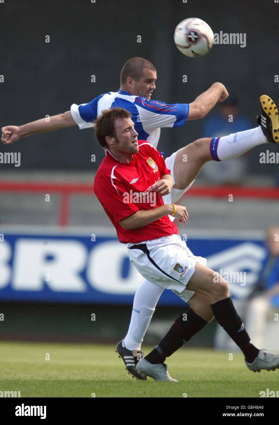 Morcambes garry thompson and blackburns dominic matteo hi-res stock ...