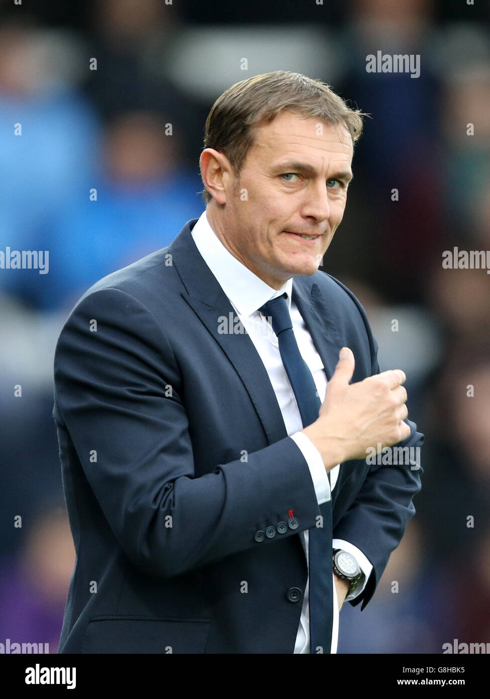 Leyton orient manager ian hendon hi-res stock photography and images ...