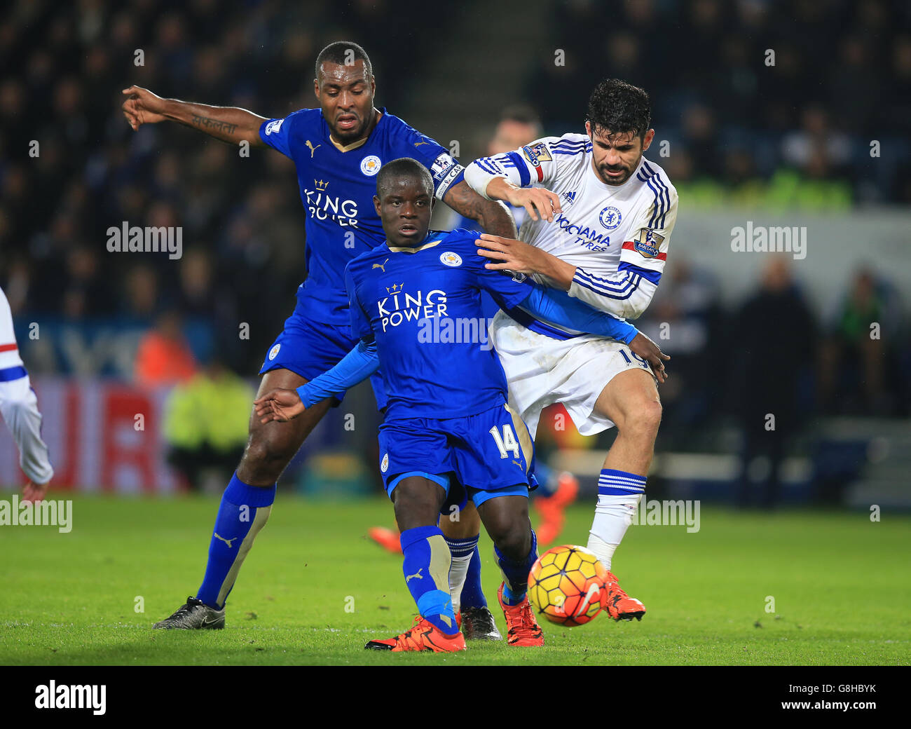Ngolo kante of chelsea battles hi-res stock photography and images - Alamy