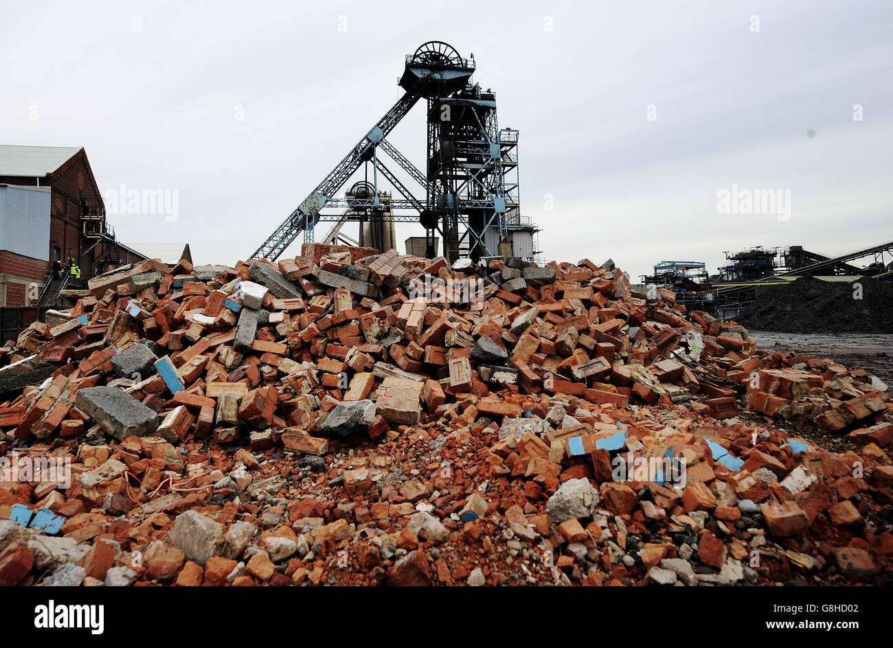 Demolition work continues hatfield colliery near doncaster hi-res stock ...