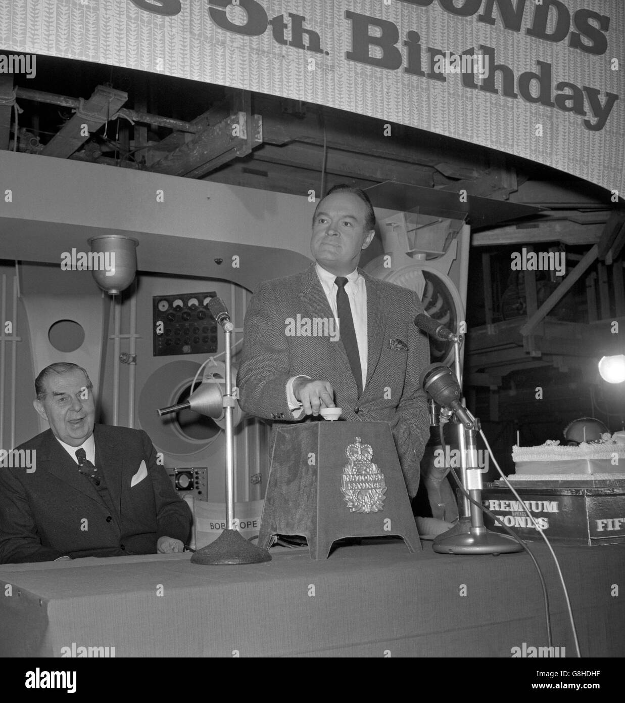 Shepperton studios studios Black and White Stock Photos & Images - Alamy