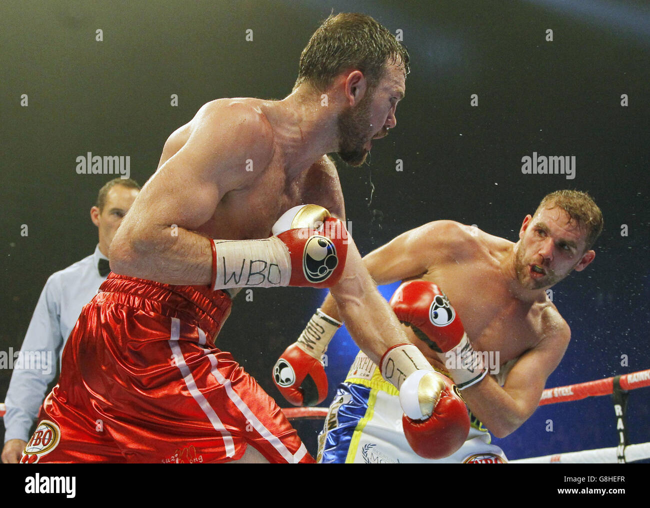 Boxing - Manchester Arena. Billy Joe Saunders (right) and Andy Lee ...