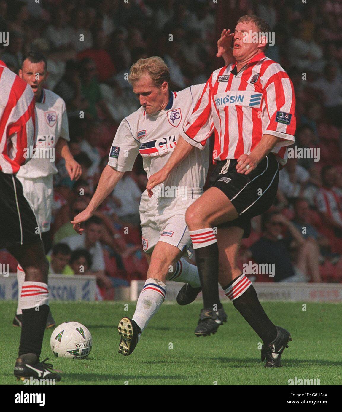 Soccer, Brentford v Chesterfield. Marcus Ebdon, Chesterfield, pokes ...