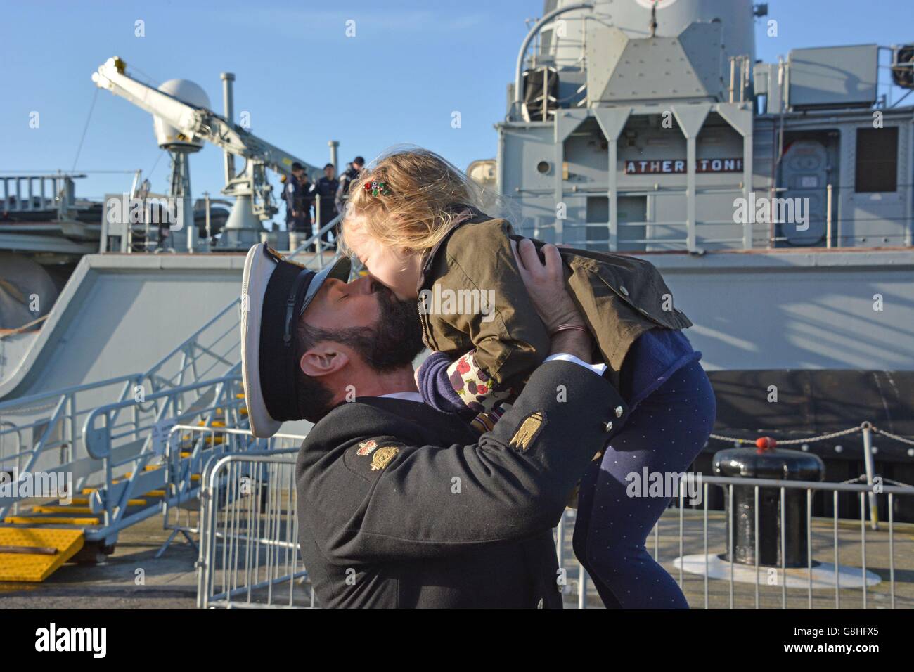 Petty officer matthew cable hi-res stock photography and images - Alamy