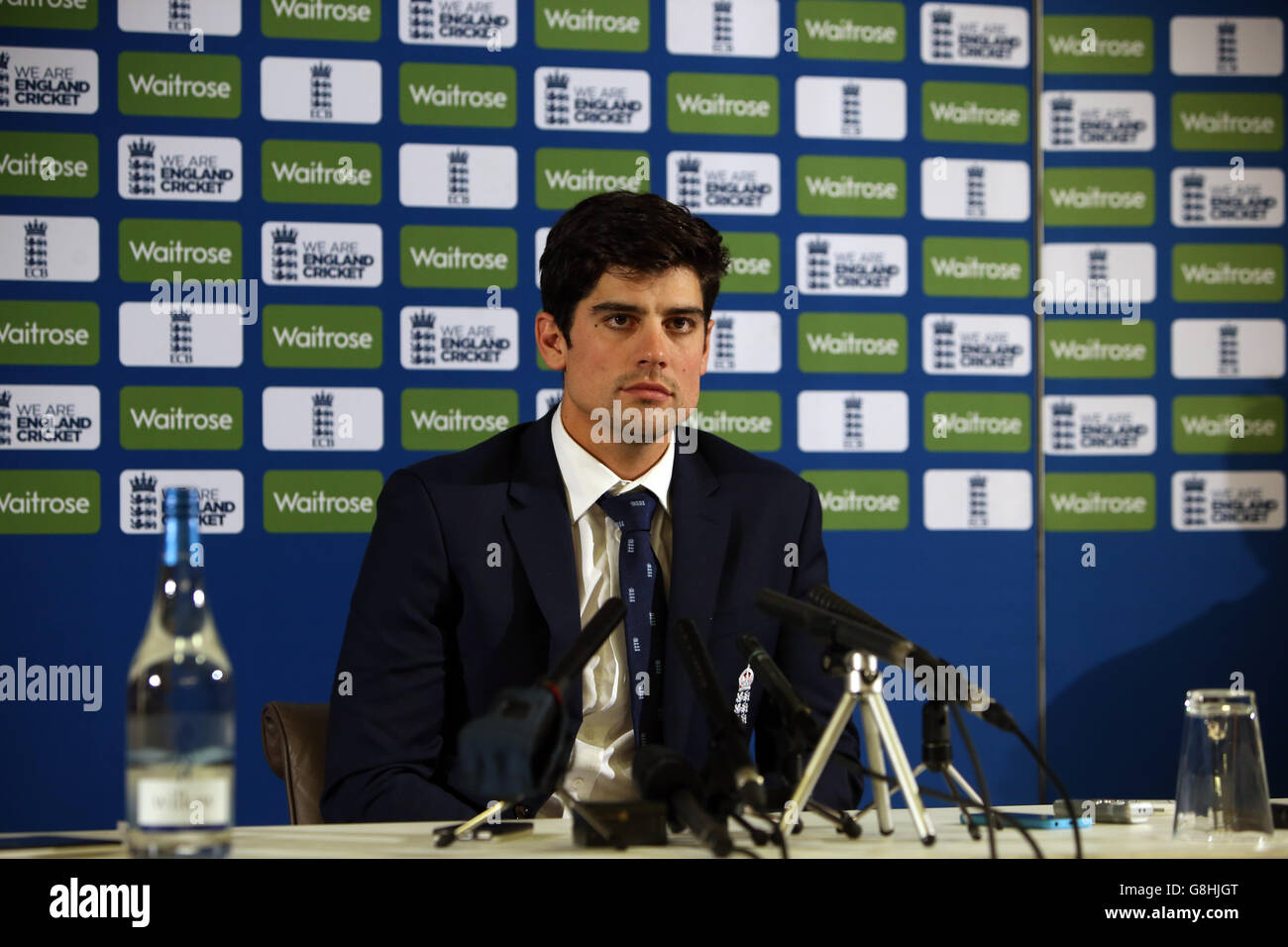 Cricket press conference hi-res stock photography and images - Alamy