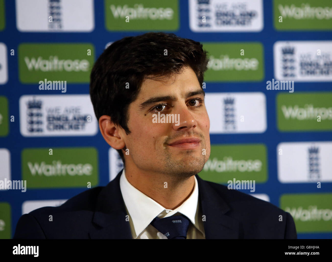 England Cricket Press Conference - Heathrow Airport Stock Photo - Alamy