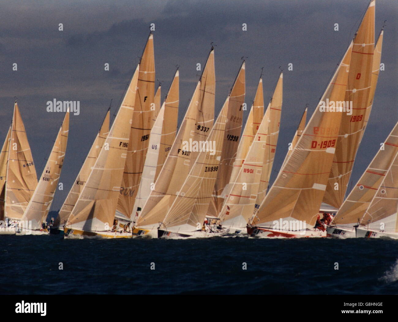 Royal yacht squadron starting cowes hi-res stock photography and images ...
