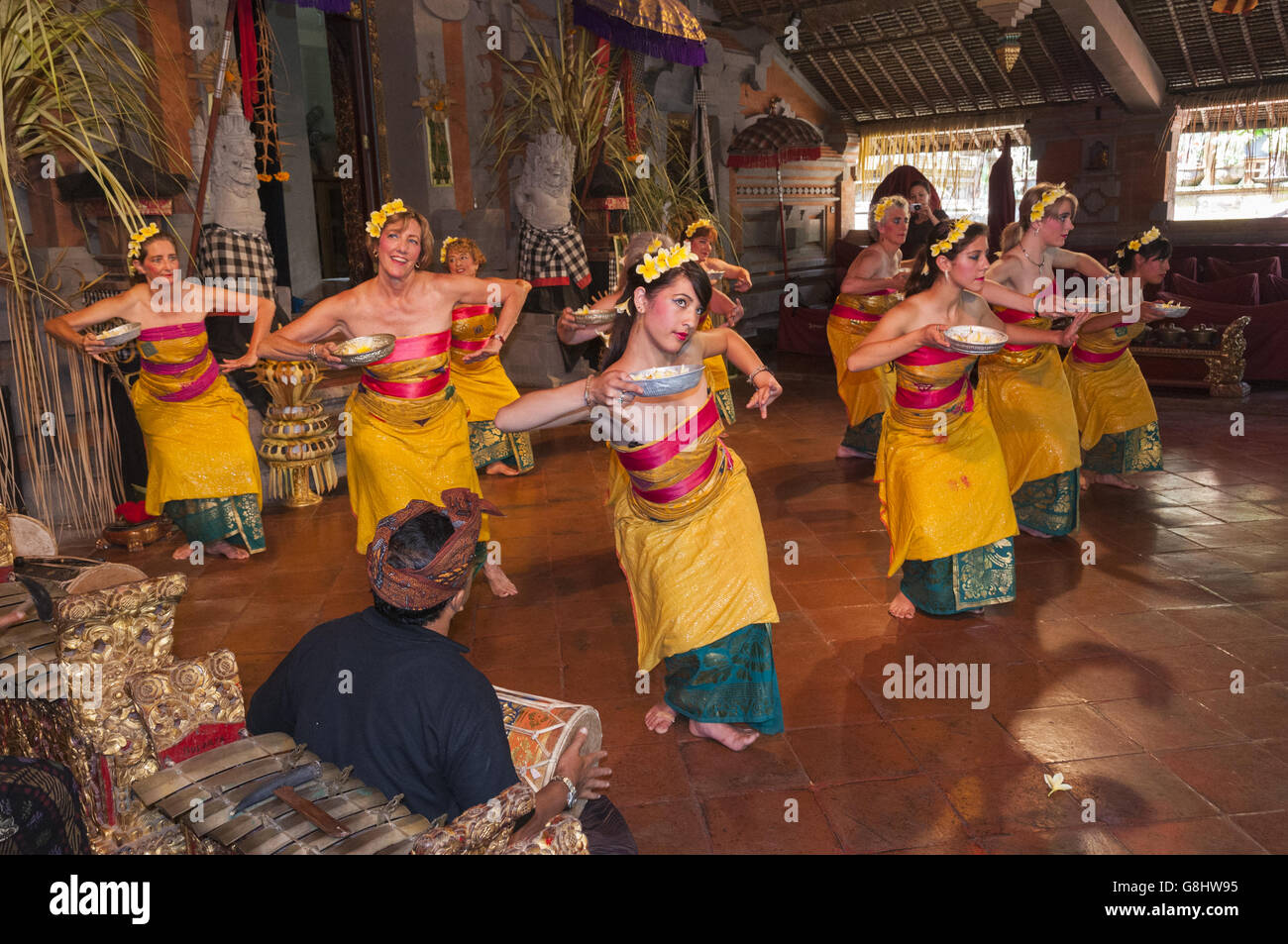 Teacher pupils dance hi-res stock photography and images - Alamy
