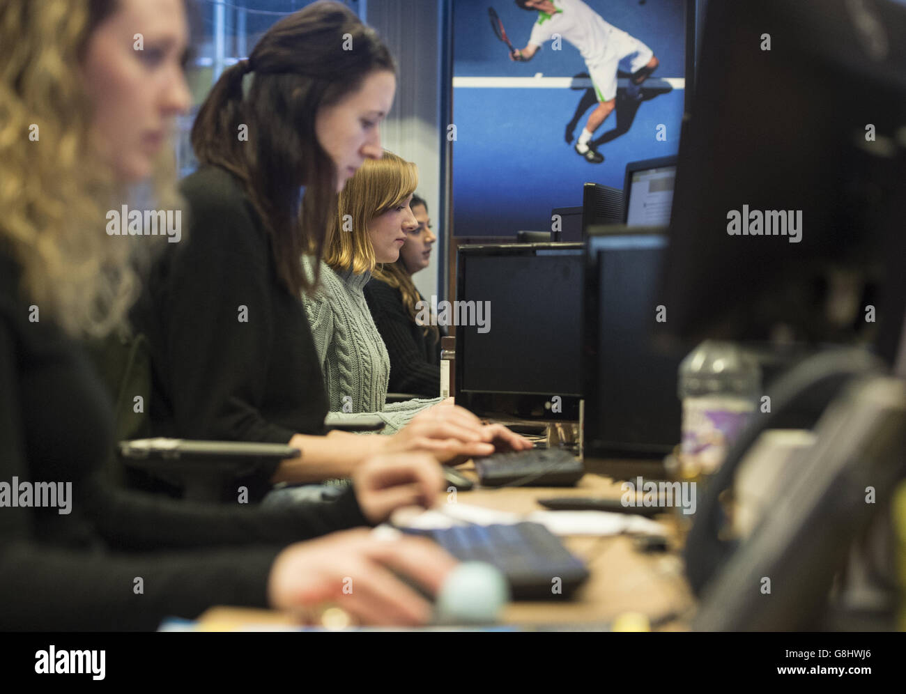 Office workers study Stock Photo - Alamy