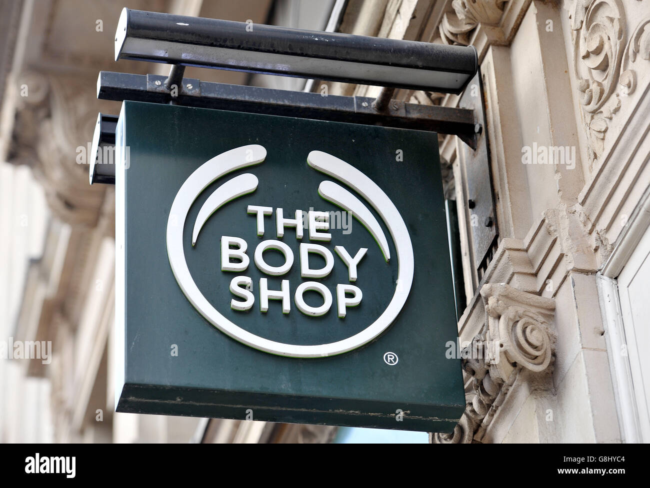 The Body Shop Logo Stock Photos & The Body Shop Logo Stock Images - Alamy