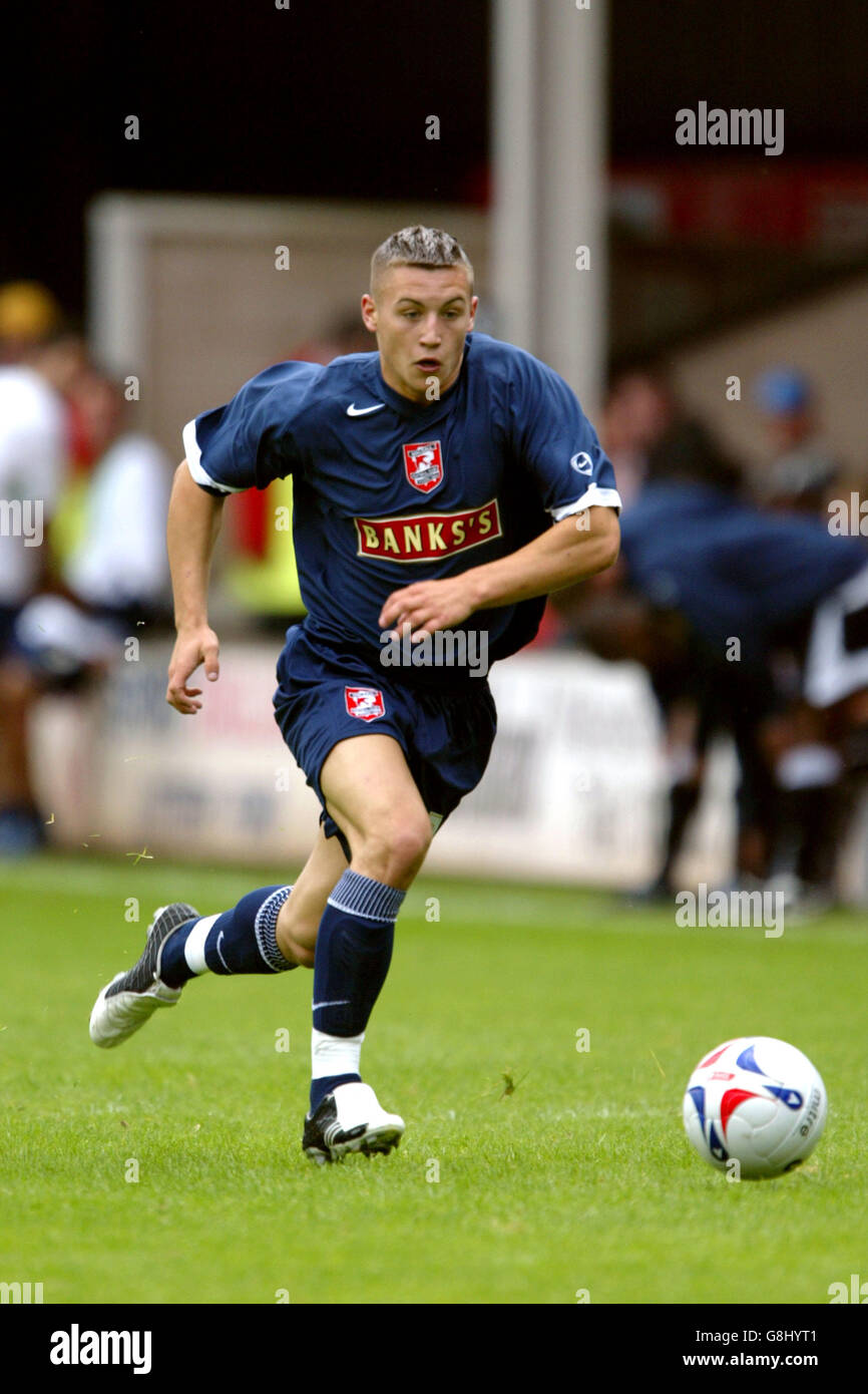 Soccer - Friendly - Walsall v Manchester United - Bescot Stadium. Lee ...